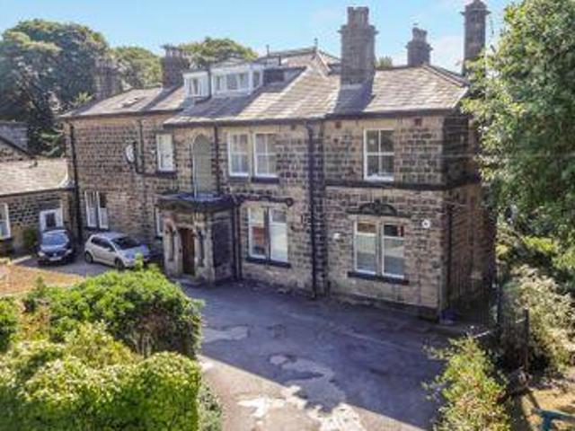 3 Bedrooms Flat for rent in Clarence Road, Horsforth, Leeds LS18
