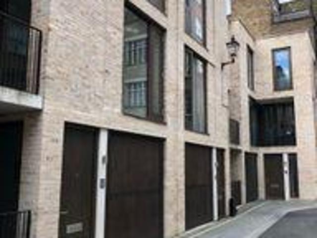 3 Bedrooms Flat for rent in Clay Street, London W1U