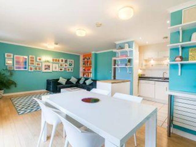 3 Bedrooms Flat for rent in Clephane Road, Islington N1