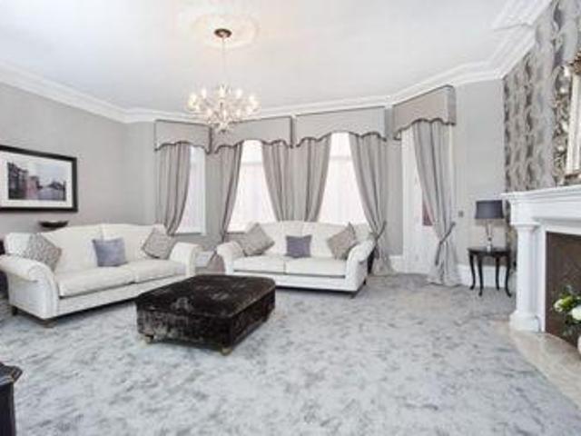 3 Bedrooms Flat for rent in Clifford Street, York YO1