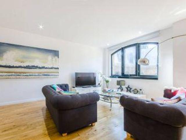3 Bedrooms Flat for rent in Clink Street, London Bridge SE1