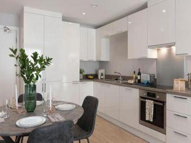 3 Bedrooms Flat for rent in Clippers Quay, Waterman Walk M50