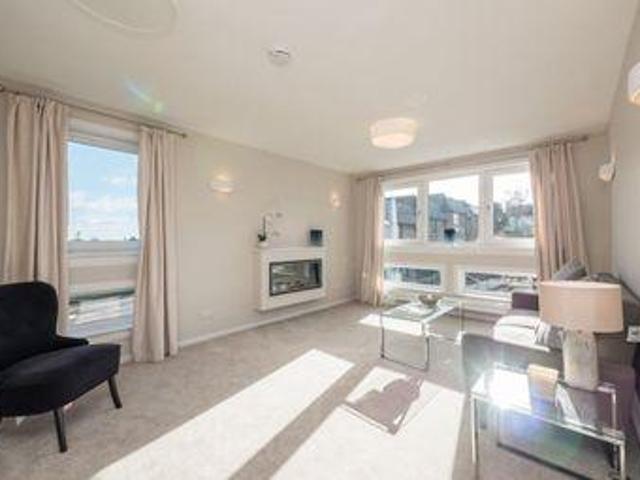 3 Bedrooms Flat for rent in Craigleith Avenue South, Ravelston EH4