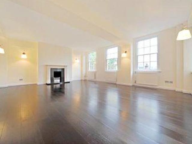3 Bedrooms Flat for rent in Cranmer Court, Whiteheads Grove, London SW3