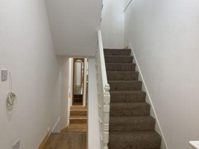 3 Bedrooms Flat for rent in Cricklewood Broad Way, Cricklewood NW2