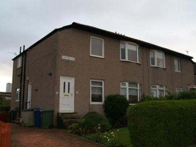 3 Bedrooms Flat for rent in Croftside Avenue, Croftfoot, Glasgow G44