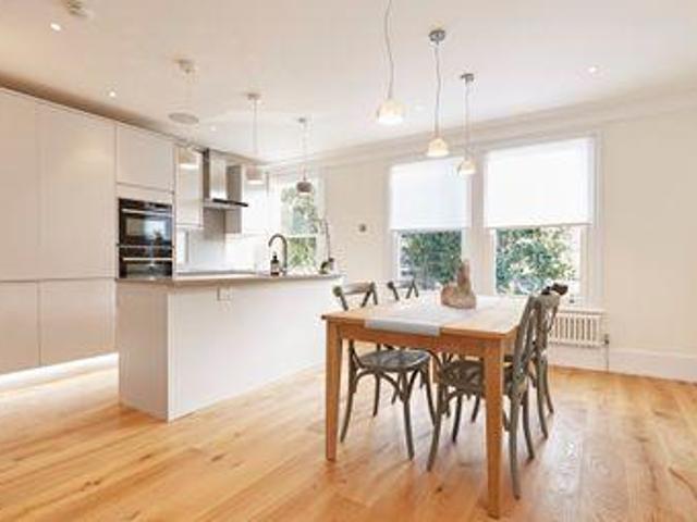 3 Bedrooms Flat for rent in Cromwell Grove, Brook Green, London W6