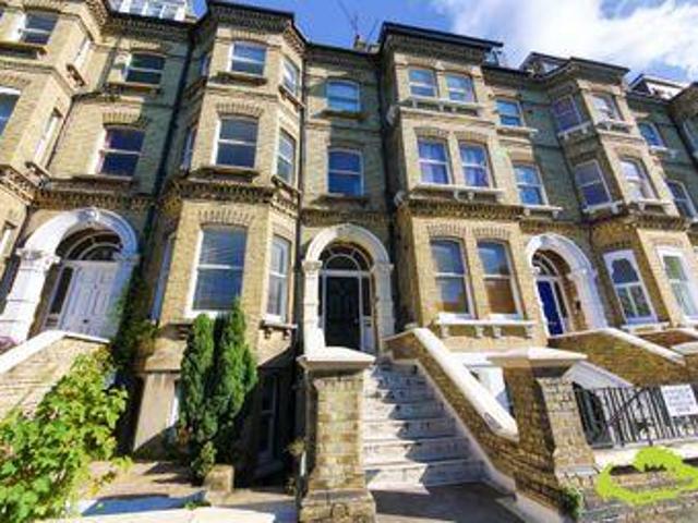 3 Bedrooms Flat for rent in Cromwell Road, Hove BN3