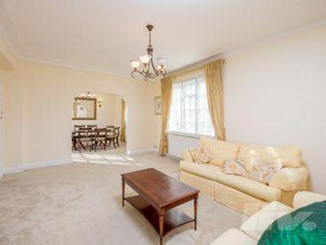 3 Bedrooms Flat for rent in Cropthorne Court, Maida Vale, Maida Vale W9