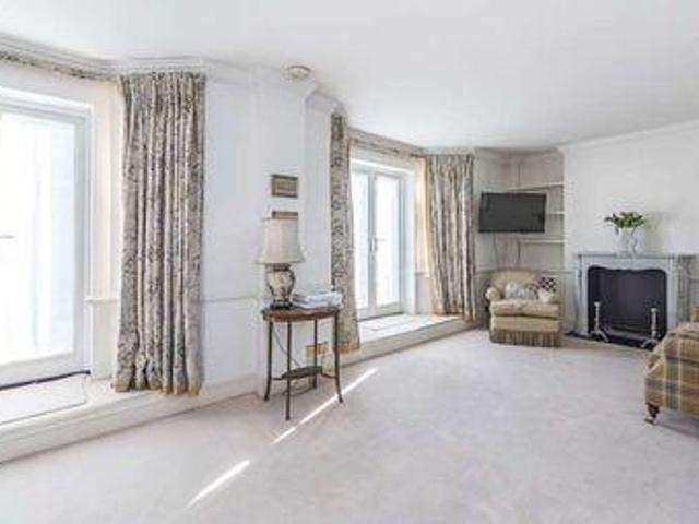 3 Bedrooms Flat for rent in Culford Gardens, London SW3