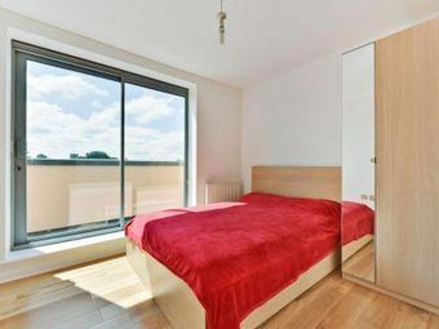 3 Bedrooms Flat for rent in Curness Street, London SE13