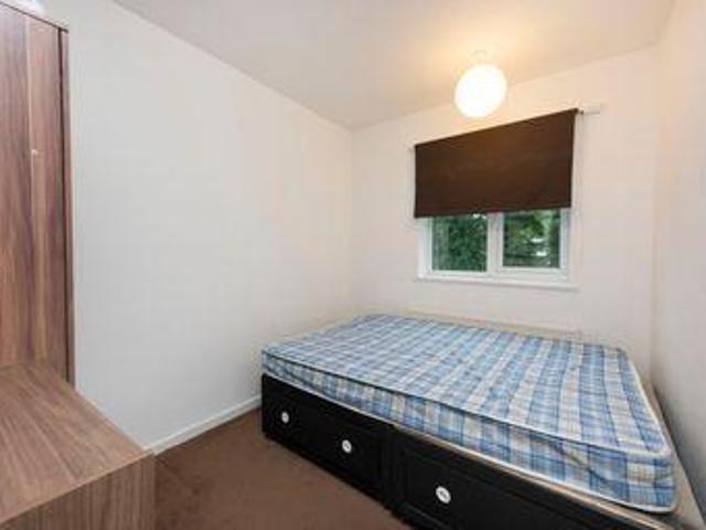 3 Bedrooms Flat for rent in Curtis House, Morecambe Street, London SE17
