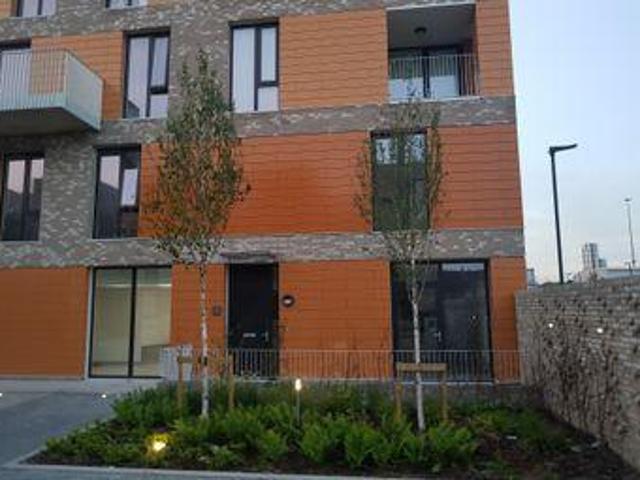 3 Bedrooms Flat for rent in Cyrus Field, Greenwich SE10
