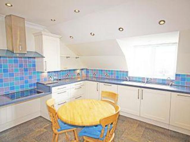 3 Bedrooms Flat for rent in Ambassador Court, Century Close, Hendon NW4