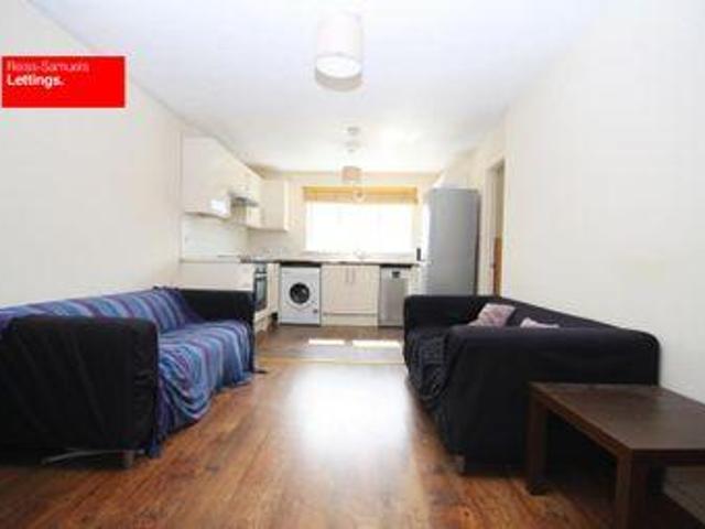 3 Bedrooms Flat for rent in Ambassador Square, London E14, Isle Of Dogs