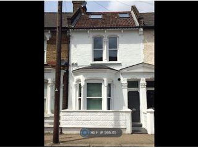 3 Bedrooms Flat for rent in Amies Street, London SW11