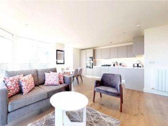 3 Bedrooms Flat for rent in Amphion House, London SE18