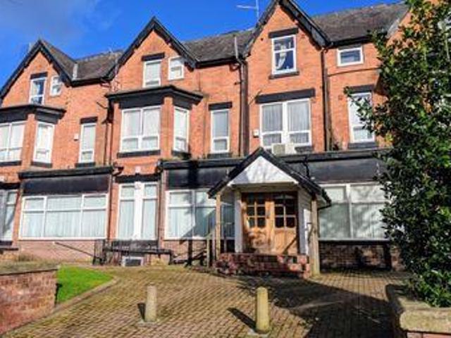 3 Bedrooms Flat for rent in Anson Road, Manchester M14