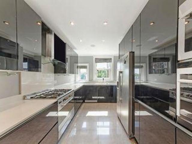 3 Bedrooms Flat for rent in Abbey Court, Abbey Road, St Johns Wood, London NW8
