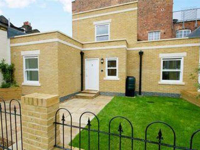 3 Bedrooms Flat for rent in Acton Lane, London W3