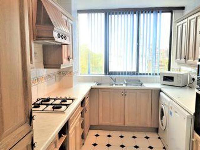 3 Bedrooms Flat for rent in Acacia Road, London NW8