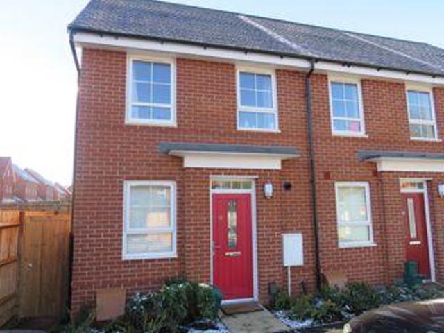 3 Bedrooms Flat for rent in Admiral Avenue, Hemel Hempstead HP2