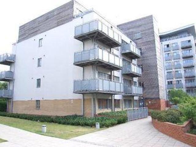3 Bedrooms Flat for rent in Agate Close, London NW10
