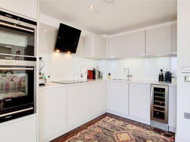 3 Bedrooms Flat for rent in Altitude Point, 71 Alie Street, London E1