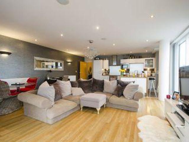 3 Bedrooms Flat for rent in Alaska Apartments, Royal Docks, London E16