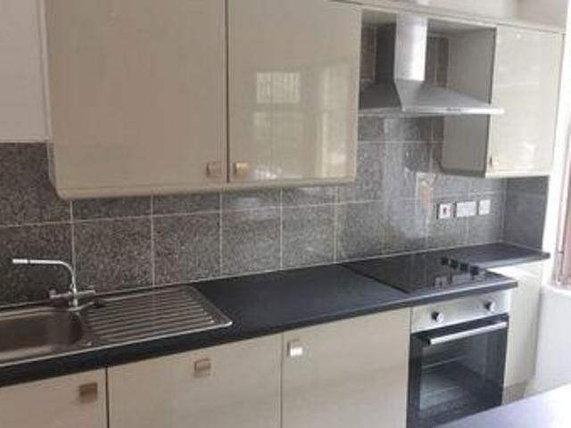 3 Bedrooms Flat for rent in Albany Road, Roath, 3 Beds, T/F CF24