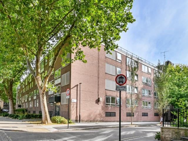 3 Bedrooms Flat for Rent in Albany Street | Foxtons