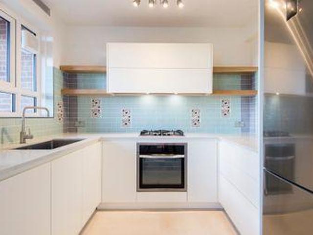 3 Bedrooms Flat for rent in Albert Drive, London SW19