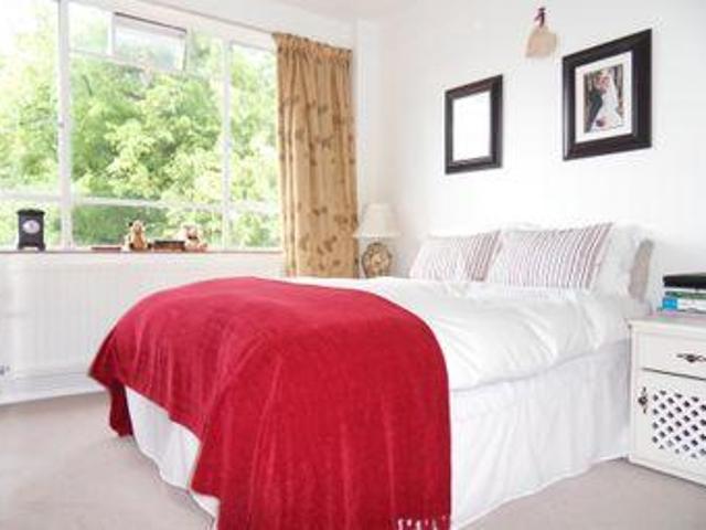 3 Bedrooms Flat for rent in Albert Drive, Southfields SW19