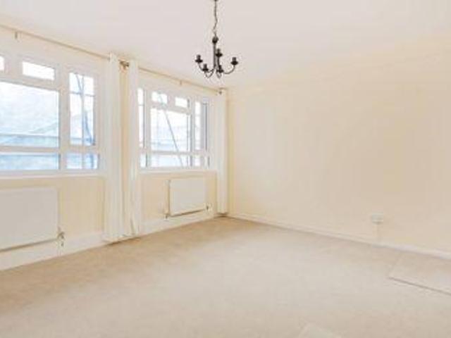 3 Bedrooms Flat for rent in Albert Drive, Southfields SW19
