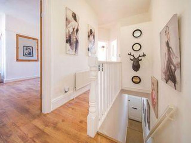 3 Bedrooms Flat for rent in Albert Road, London E16