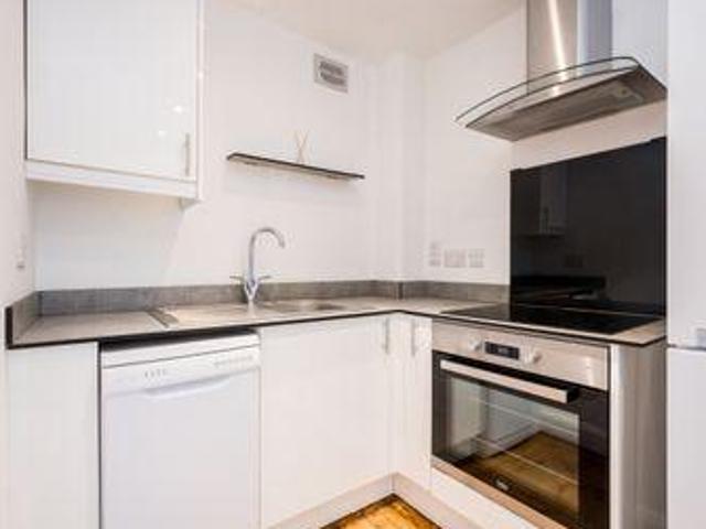 3 Bedrooms Flat for rent in Alexandra Park Road, London N22