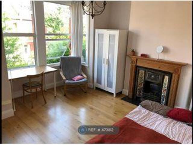 3 Bedrooms Flat for rent in Alexandra Road, London W4