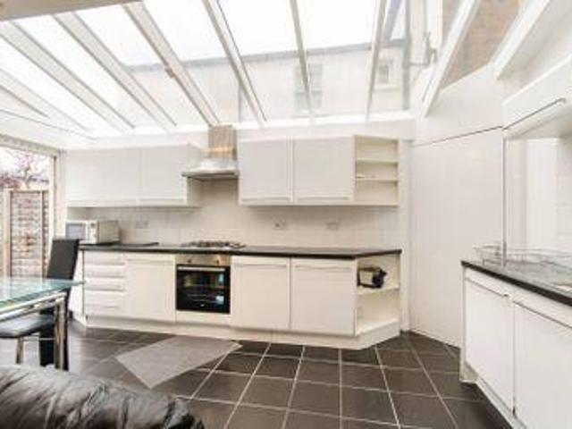 3 Bedrooms Flat for rent in Alexandra Road, Wimbledon SW19