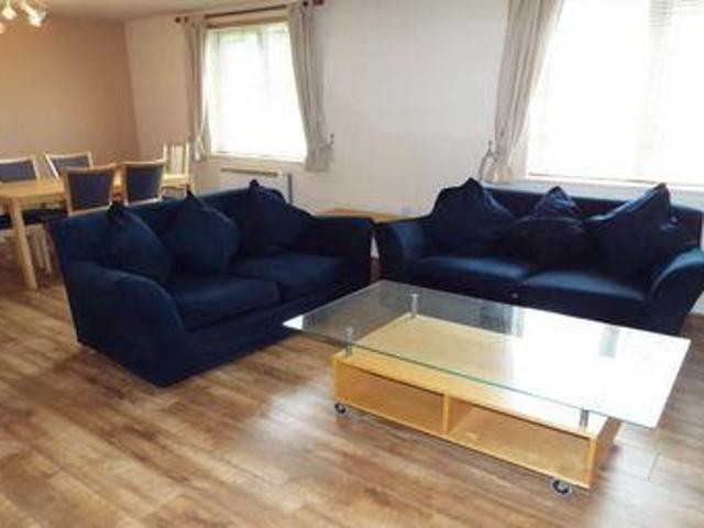 3 Bedrooms Flat for rent in Aprilia House, Ffordd Garthorne, Cardiff CF10