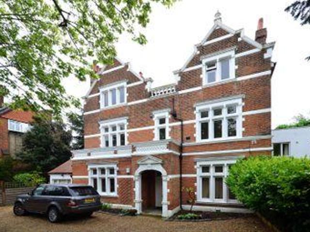 3 Bedrooms Flat for rent in Arthur Road, Wimbledon Park SW19