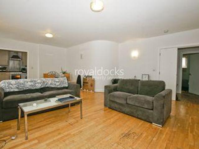 3 Bedrooms Flat for rent in Artichoke Hill, London E1W
