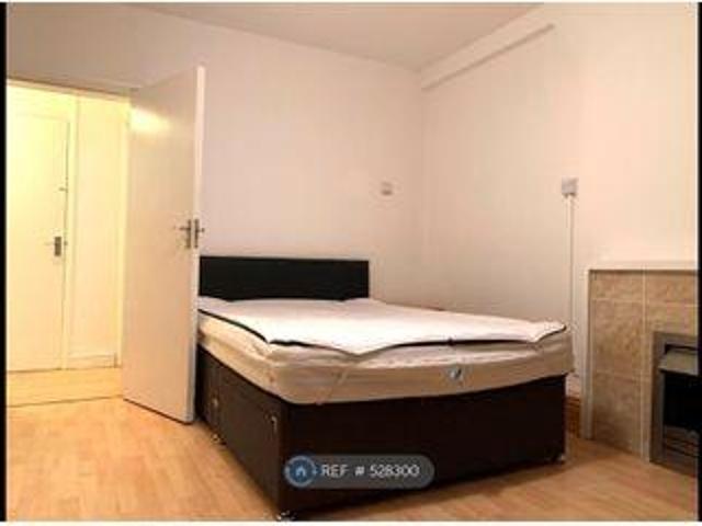 3 Bedrooms Flat for rent in Arbour House, London E1