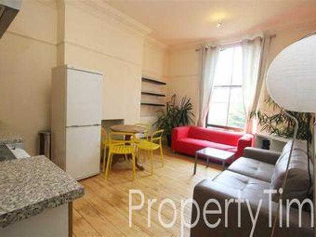 3 Bedrooms Flat for rent in Archway Road, Highgate, London N6