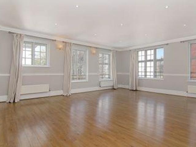 3 Bedrooms Flat for rent in Argyll Road, London W8