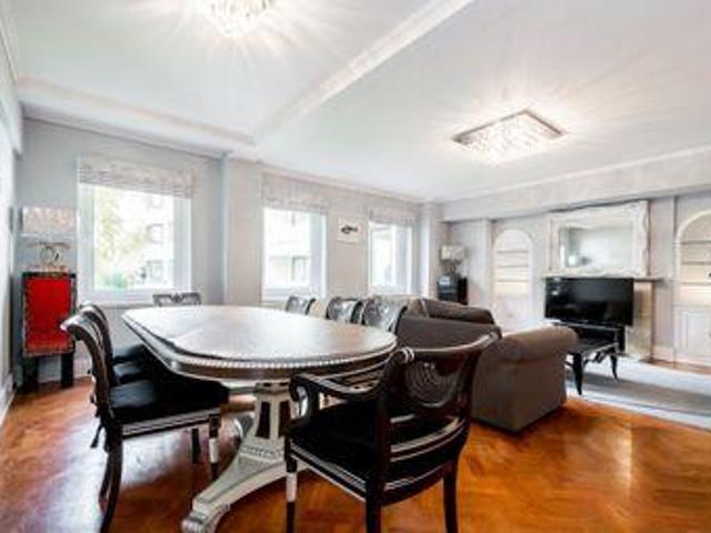 3 Bedrooms Flat for rent in Arlington Street, London SW1A