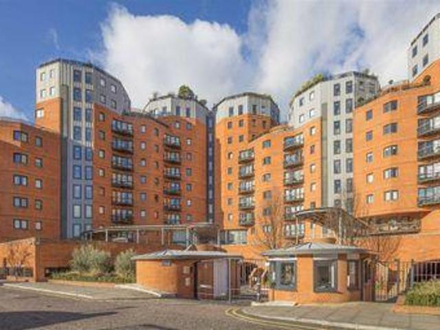 3 Bedrooms Flat for rent in Arnhem Place, London E14