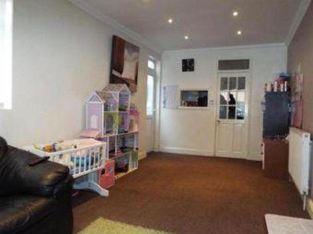 3 Bedrooms Flat for rent in Ashburnham Road, Luton LU1