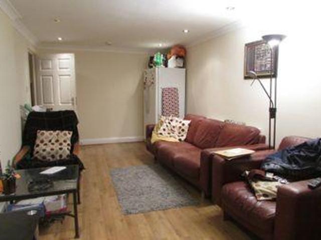 3 Bedrooms Flat for rent in Ashley Road, London N19