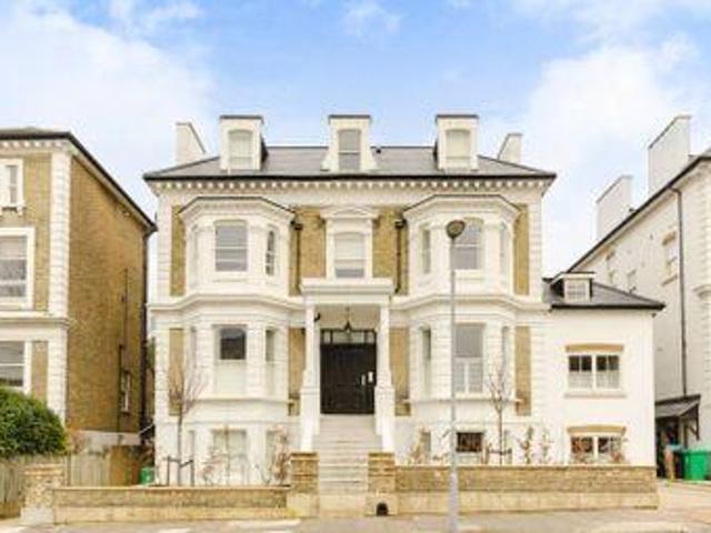 3 Bedrooms Flat for rent in Avenue Elmers, Surbiton KT6