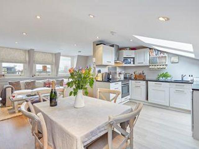 3 Bedrooms Flat for rent in Aynhoe Road, London W14